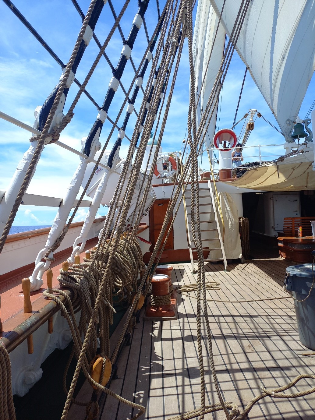 Circumnavigating the Earth through the “One Ocean Expedition ...